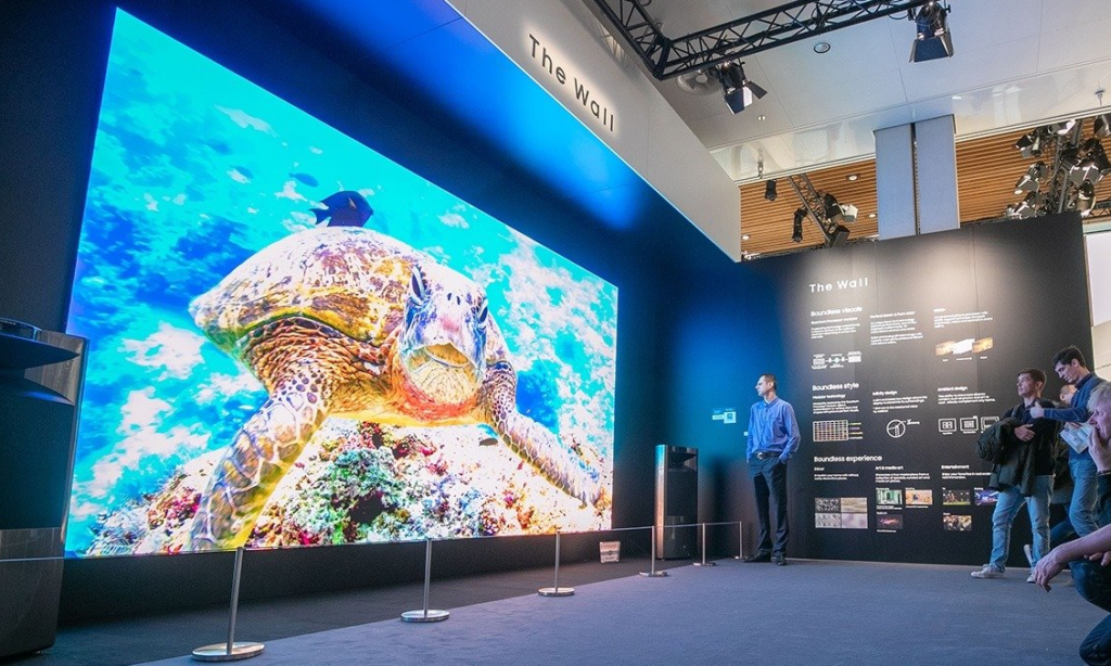 Professional Display Screens Made Easy: A Quick-Start Guide - India's ...